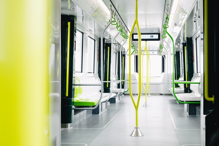 Travel comfortably by train or coach in the Laurentians Laurentides